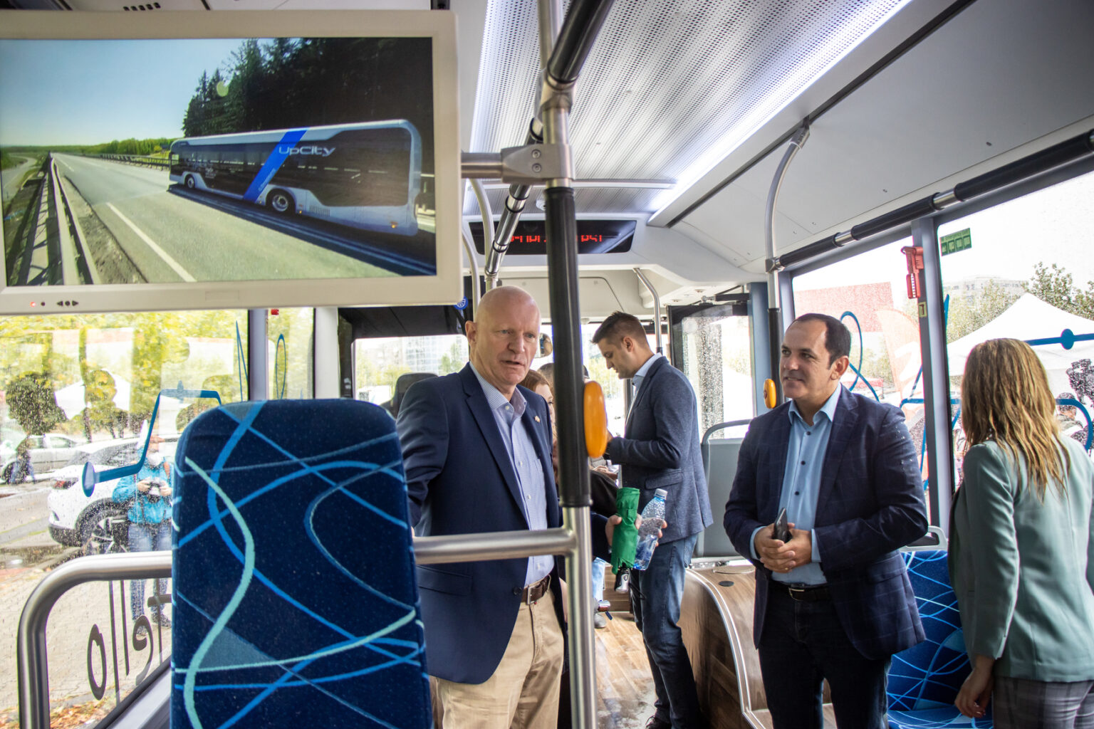 ATP Bus prezent la evenimentul de profil,,Marșul mașinilor eco friendly ...